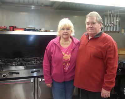 Larsons continue Thanksgiving tradition | Local | hngnews.com