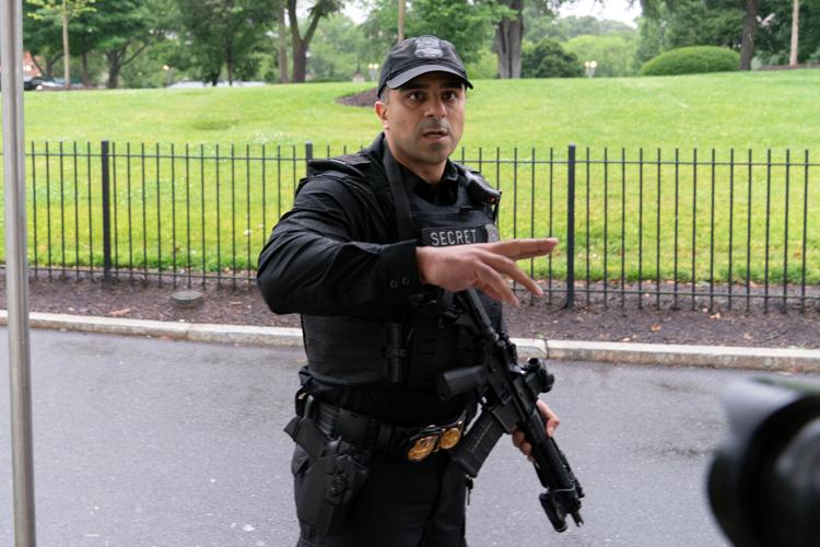Suspect dead after opening fire near White House security checkpoint ...