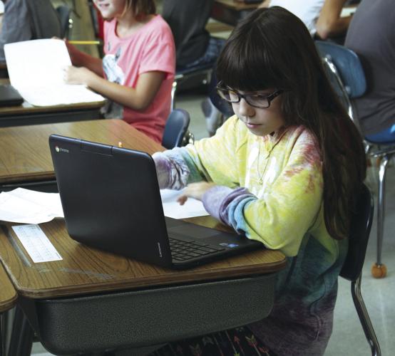 Author spends three days working with local students | Local | hngnews.com