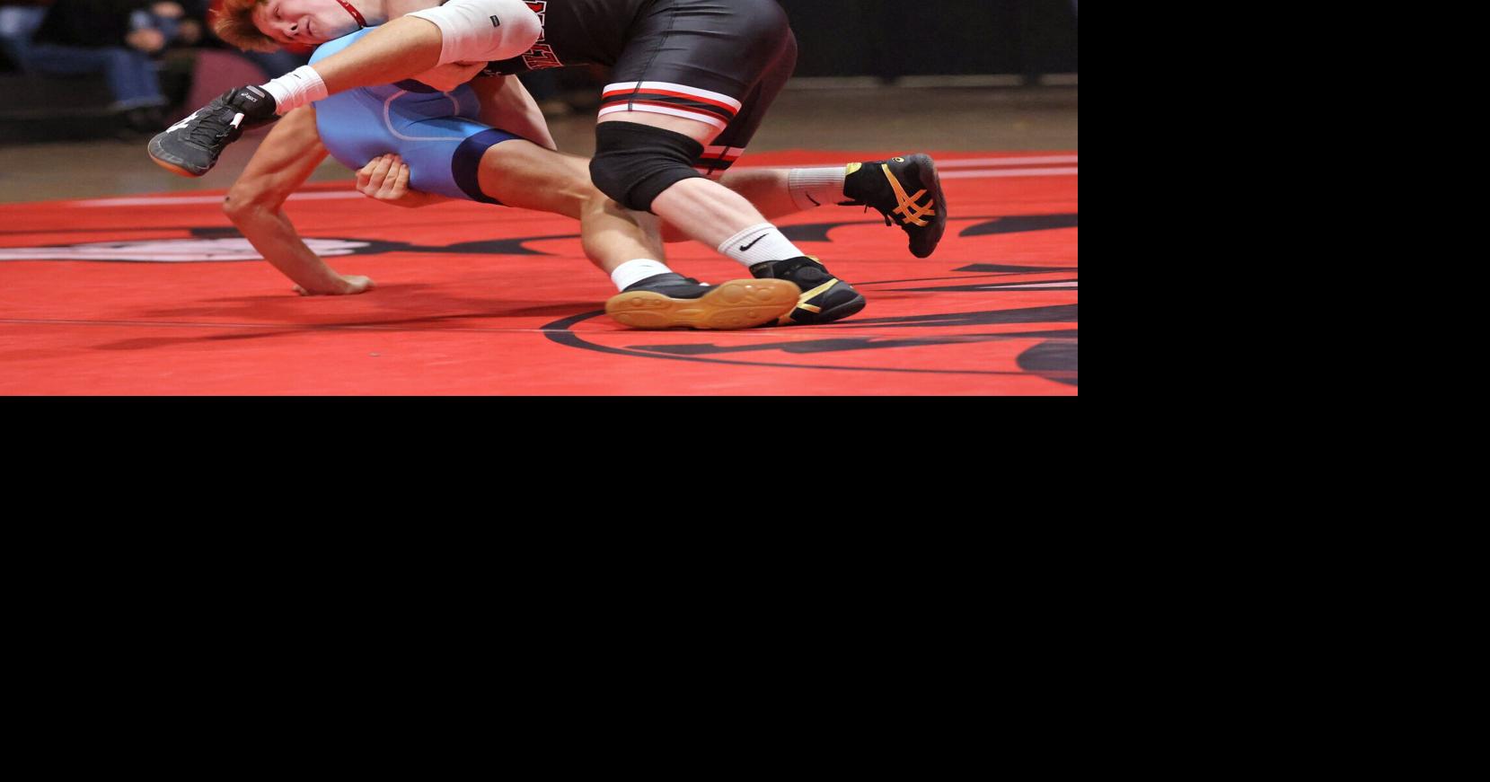 Peach, Sinclair reach quarterfinals in two-day wrestling tournament in ...