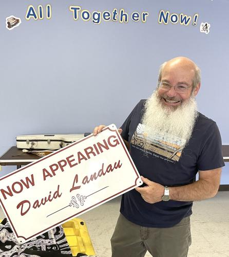 Landau at the library | Arts & Entertainment | hngnews.com