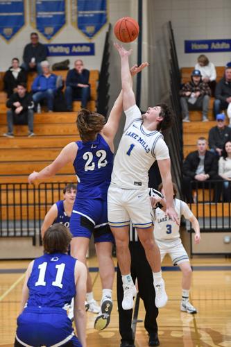 Boys basketball: 8th-ranked Lake Mills pushes past Lodi 71-60 | Sports ...