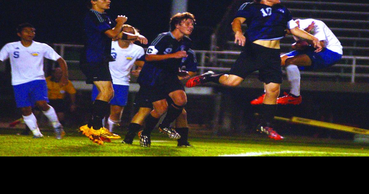 Waunakee boys' soccer returns to its winning ways | Local | hngnews.com