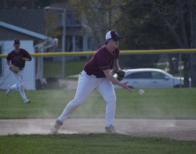 Deerfield baseball defeated by Columbus | Sports | hngnews.com