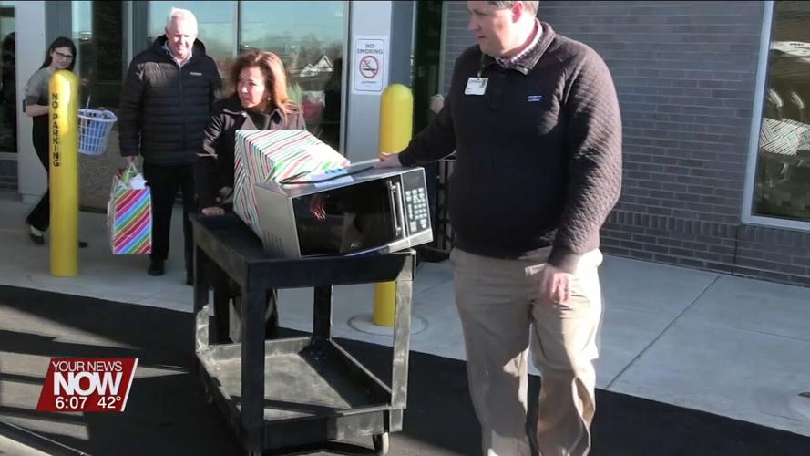 Lima Memorial associates and volunteers are bringing Christmas joy to ...