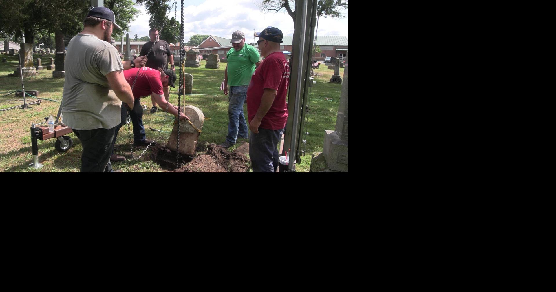 UAW Local 2075 Veterans Committee honors fallen heroes through cemetery ...