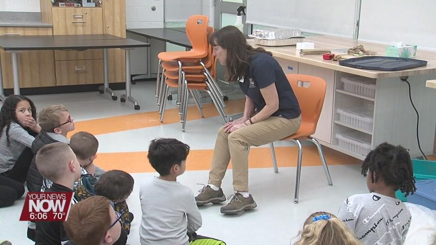 Elida Elementary students learn more about worms from Johnny Appleseed ...