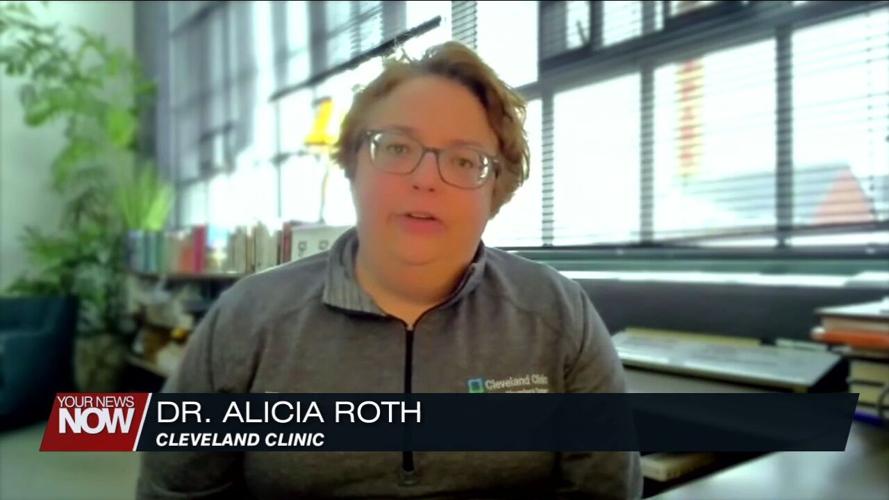 Sleep Expert Weighs In On Why Some People Wake Up At The Same Time