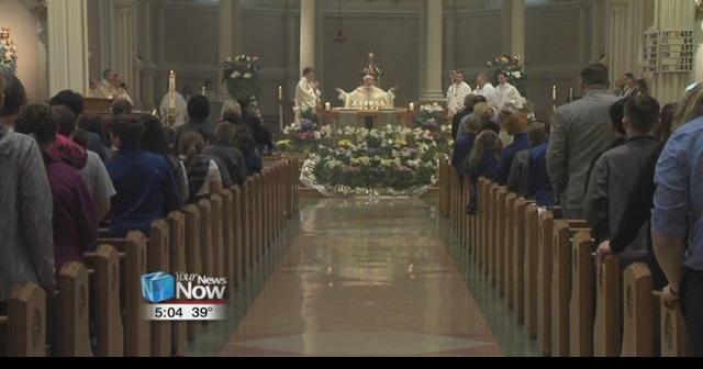 Bishop Daniel Thomas visits Delphos St. John's | News ...