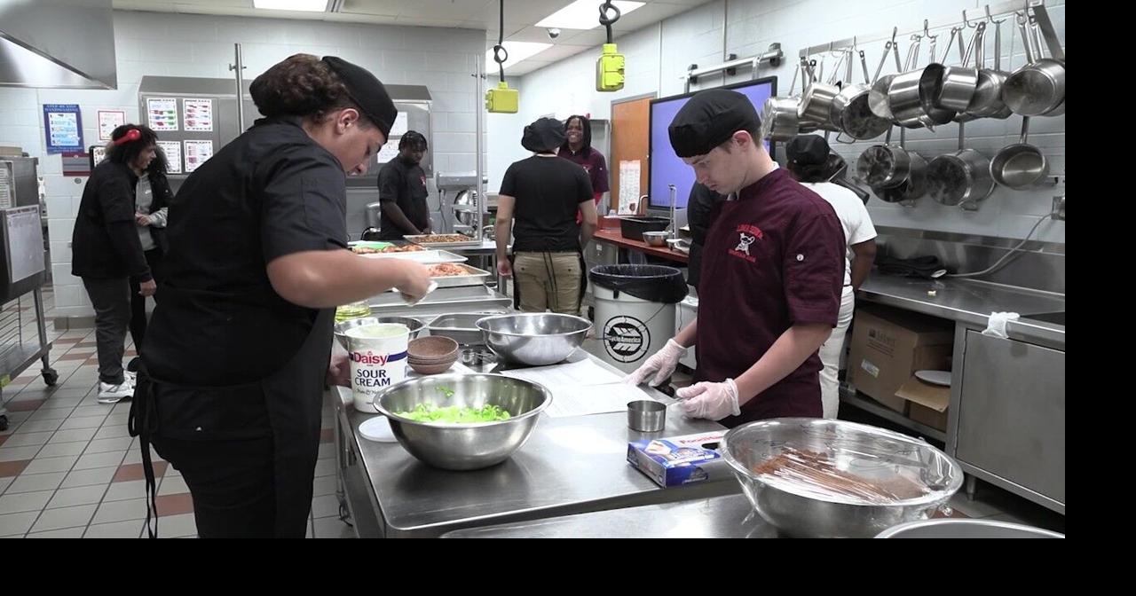 Spartan Inn offers affordable lunch while training Lima Senior chefs ...
