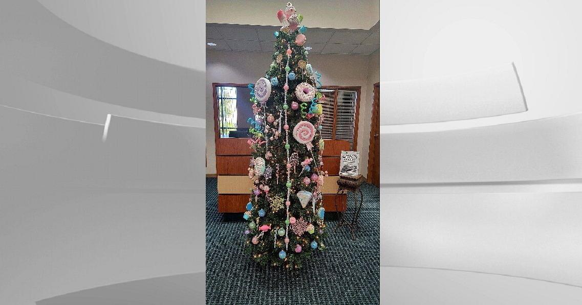 Lima's United Way awards "Traveling Christmas Tree Trophy" to The Union ...