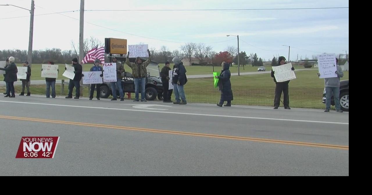 Continental workers protest federal vaccine mandates | News ...
