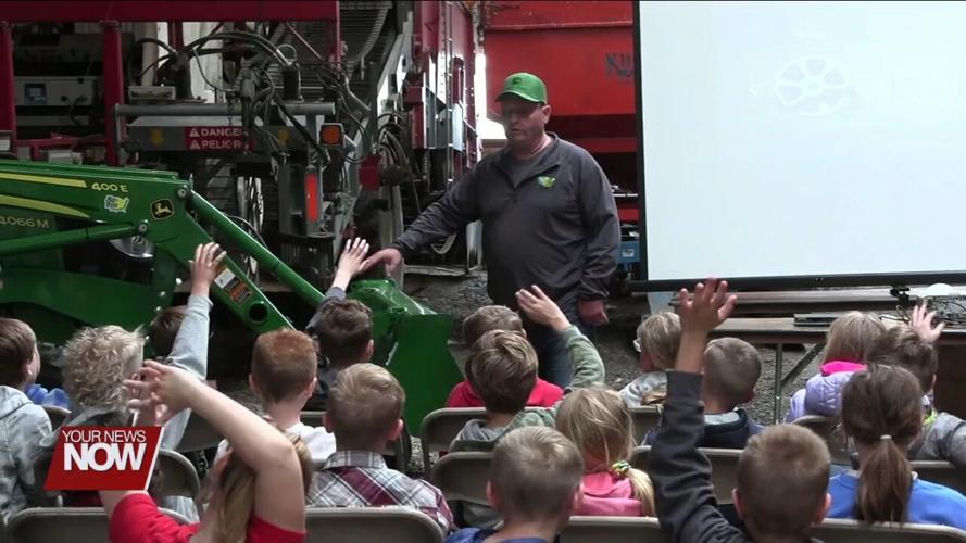 Putnam County third graders visit Gerding Farm to learn more about farm ...