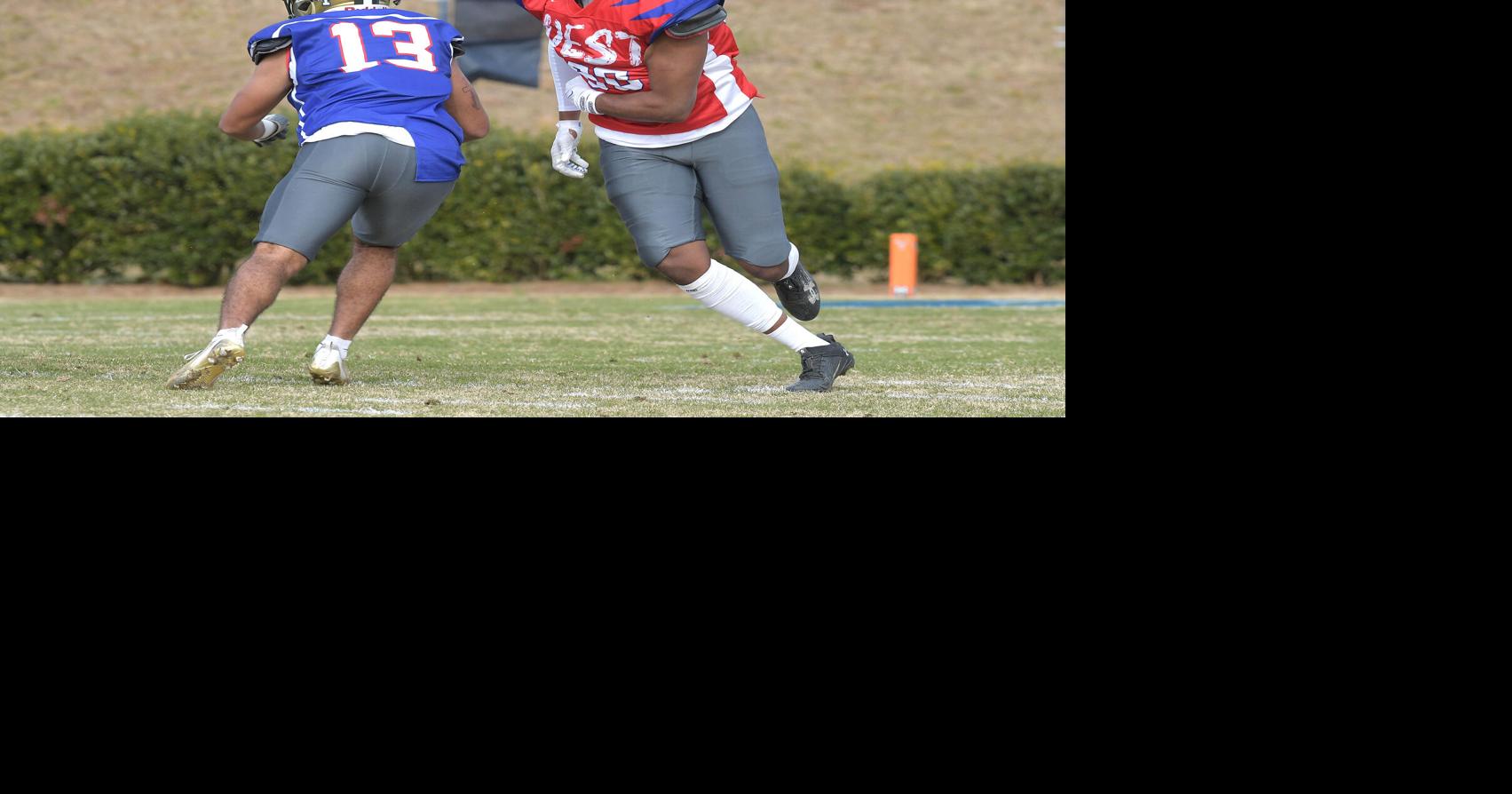 East races past West in East-West football game | Sports | hpenews.com