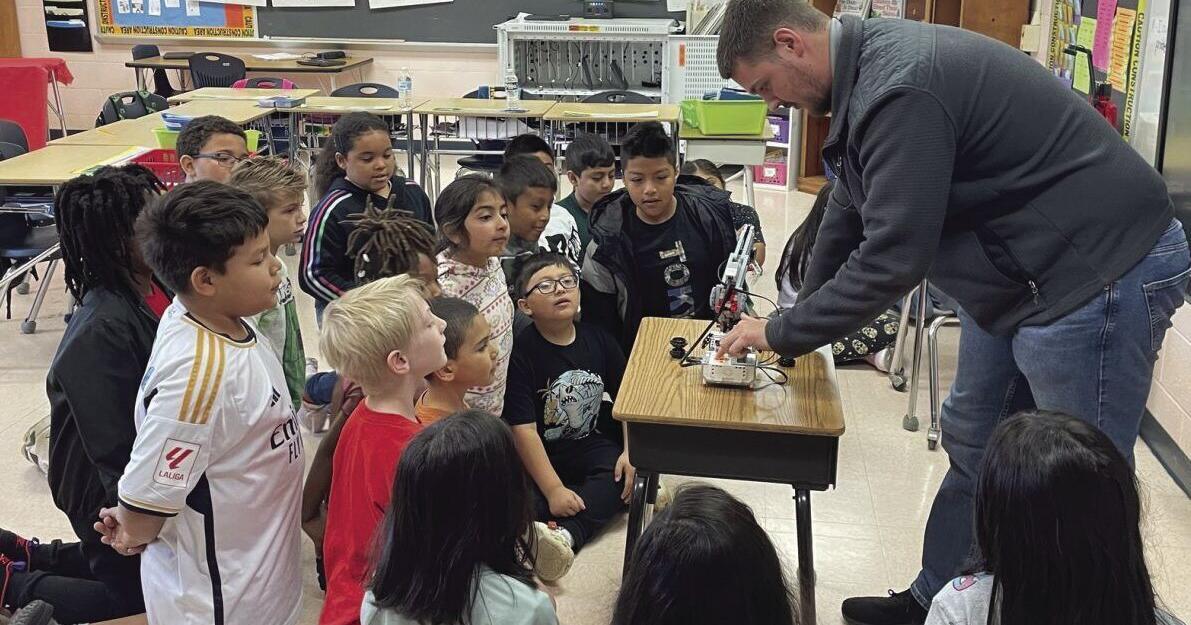 RCC programs team up to teach kids about robots | Archdale Trinity News ...