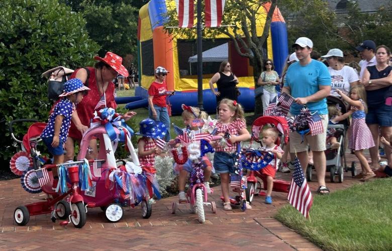 Children complete their big holiday parade | Local | hpenews.com