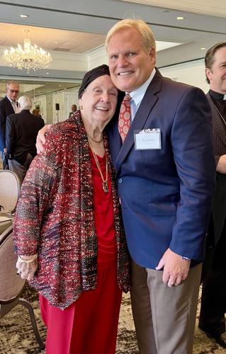 Luncheon honors supporters of Family Service | Life | hpenews.com