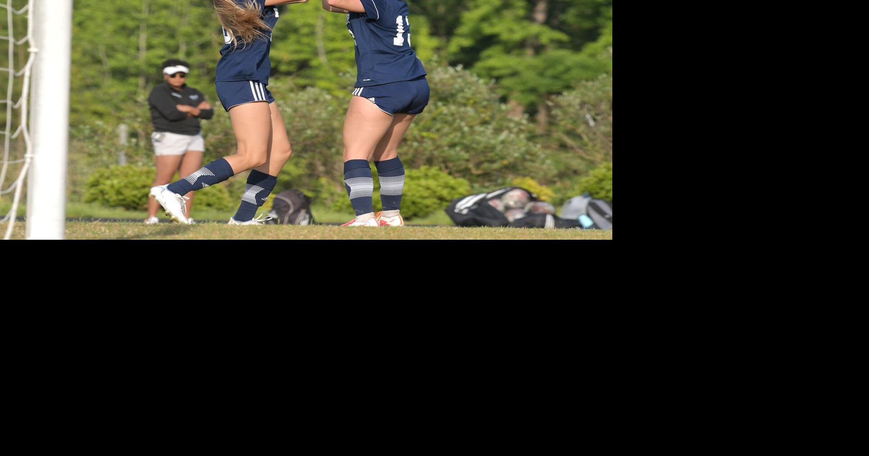 Bishop soccer races into 4th round | Newsletters | hpenews.com