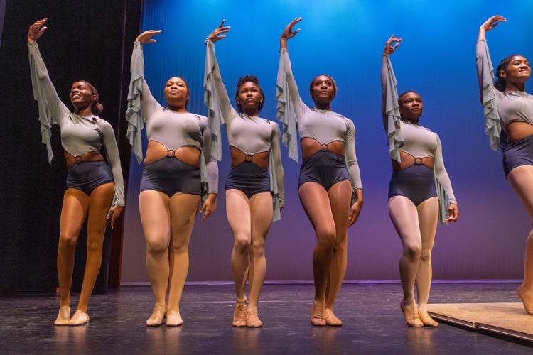 This week in photos: Dance groups, soloists and arts workshops | Evening Digest | hpherald.com