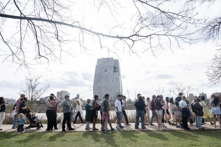 Crowds test Jackson Park’s limits during peak cherry blossom bloom ...