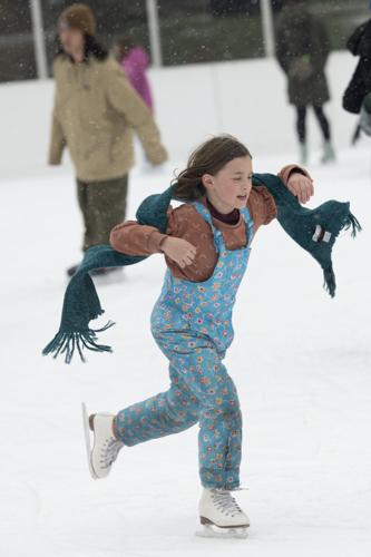 Midway Plaisance Ice Rink opens for season | Evening Digest | hpherald.com