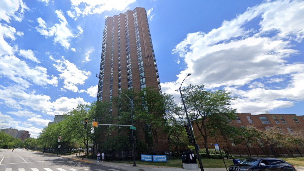 Kenwood man in custody after attempt to set fire in high-rise hallway ...