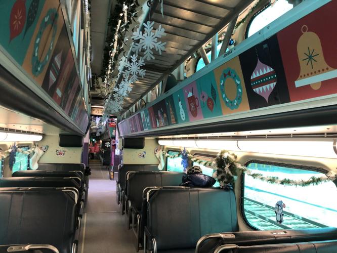 Holiday CTA bus and Metra train running through the neighborhood this ...