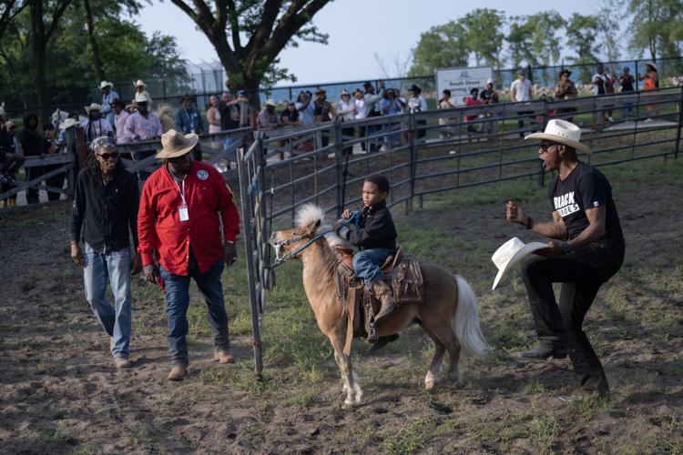 Young cowboy mounts comeback at Broken Arrow rodeo | Evening Digest ...