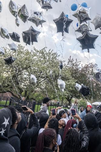Photo: Balloon release honors slain Hyde Park Academy student | Evening ...