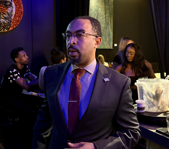 Robinson sweeps, Butler and Lucas trail in near-tie for second in 4th ...