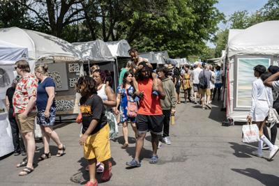 In photos: The 57th Street Art Fair | Evening Digest | hpherald.com