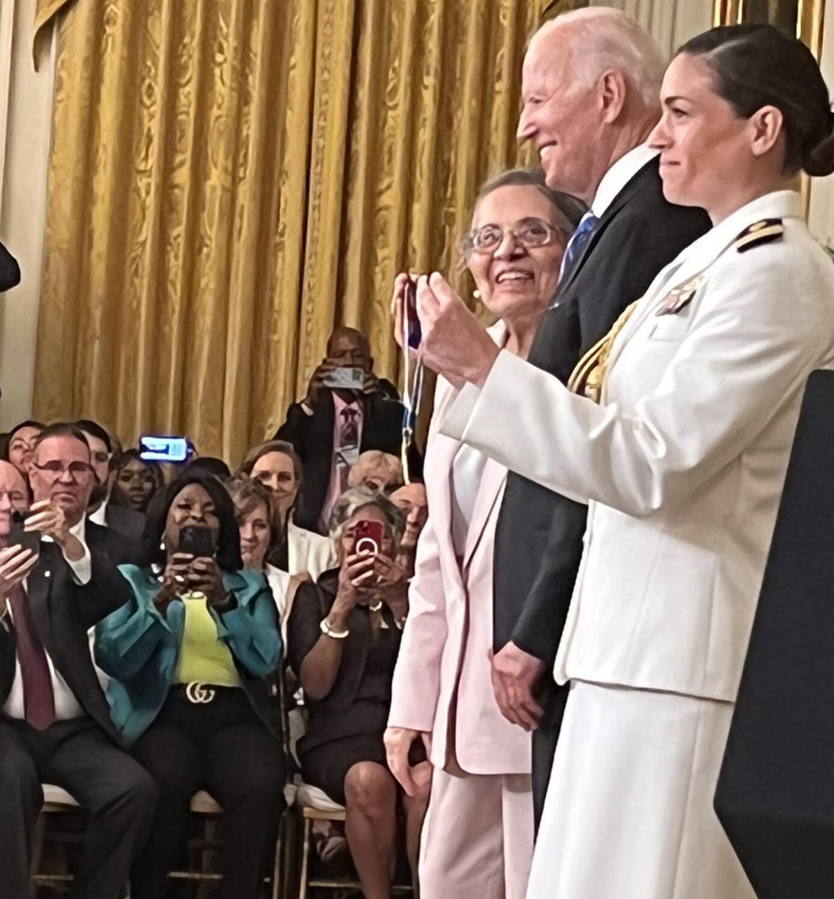 Diane Nash, a civil rights icon from Hyde Park, awarded Medal of ...