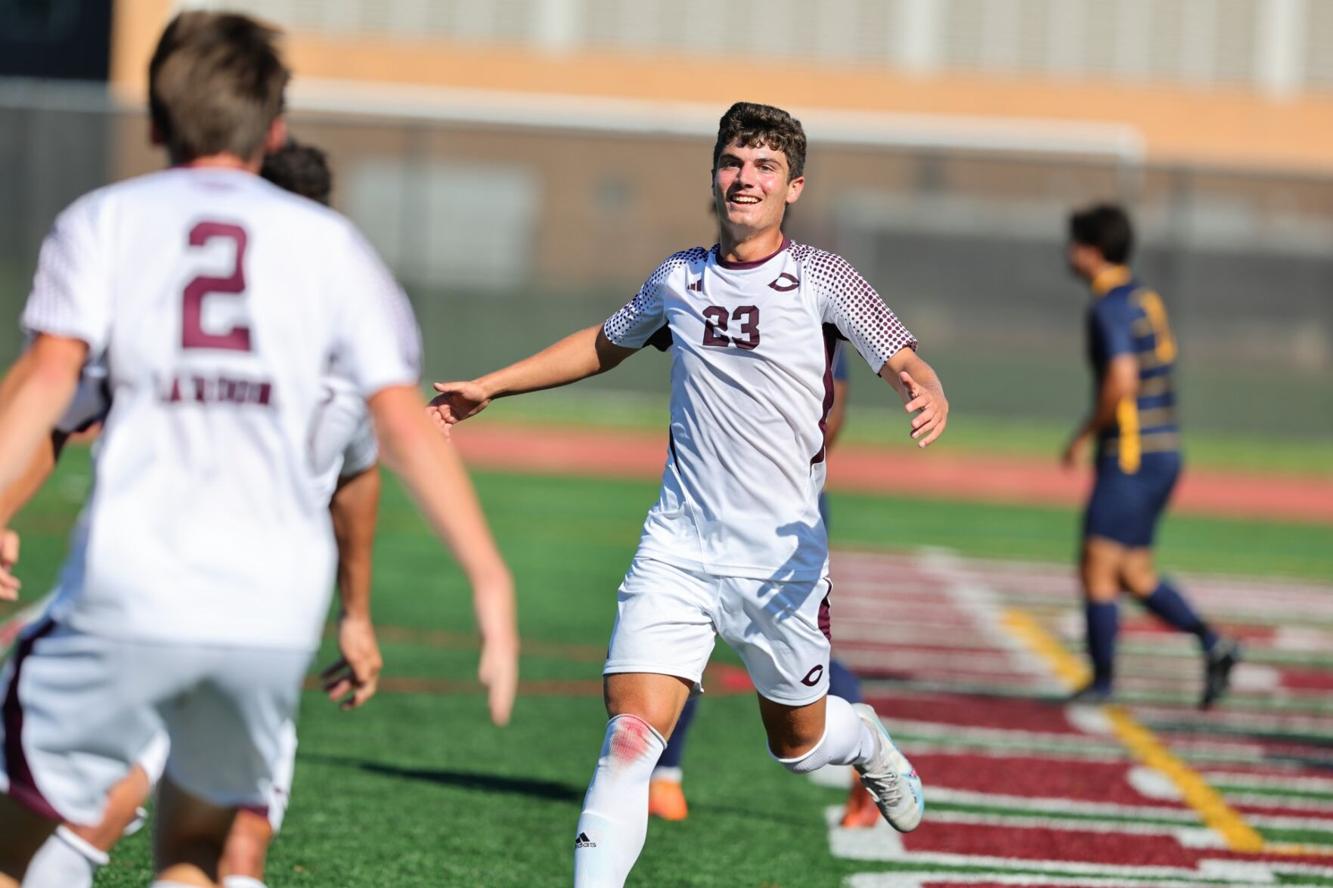 U. of C. men's soccer starts season strong | Evening Digest | hpherald.com