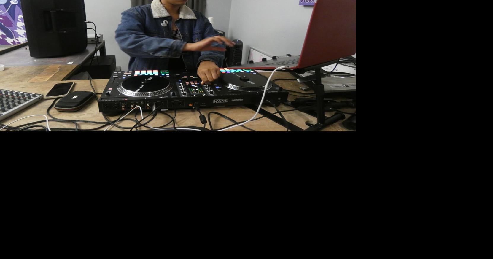 This week in photos: DJs, players and Girl Scout cookies | Evening ...