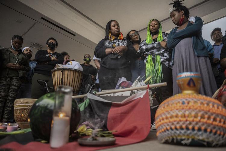 At vigil, Hyde Park wraps its arms around Keith Cooper and his family ...
