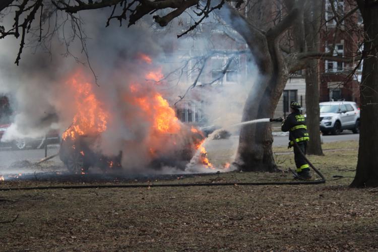 This week in photos: plays, joggers and a car fire | Evening Digest ...