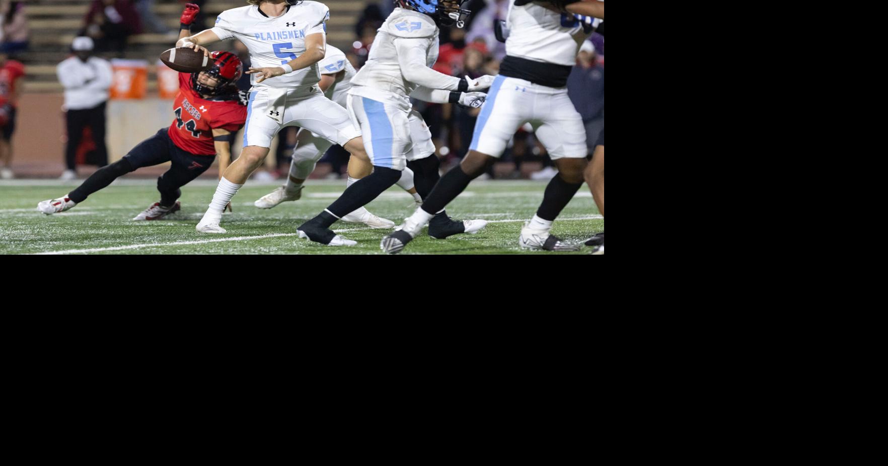 FOOTBALL | Plainsmen stay red-hot in 3rd straight win by blazing past ...