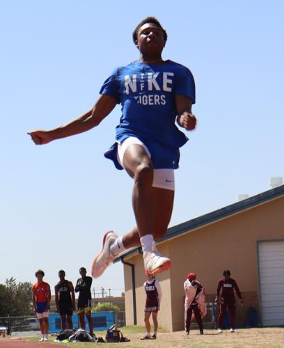 TRACK & FIELD | Frenship girls start strong in 2-6A; Tate Beeles claims ...