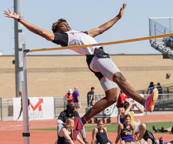 TRACK & FIELD | District 4-5A roundup | Track & Field | hubcitypreps.com