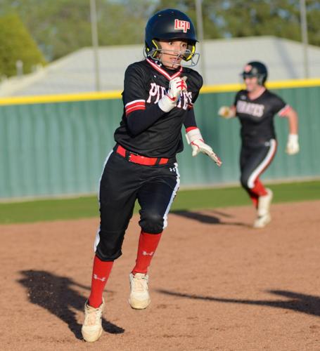 SOFTBALL | LCP at Coronado photo gallery | Softball | hubcitypreps.com