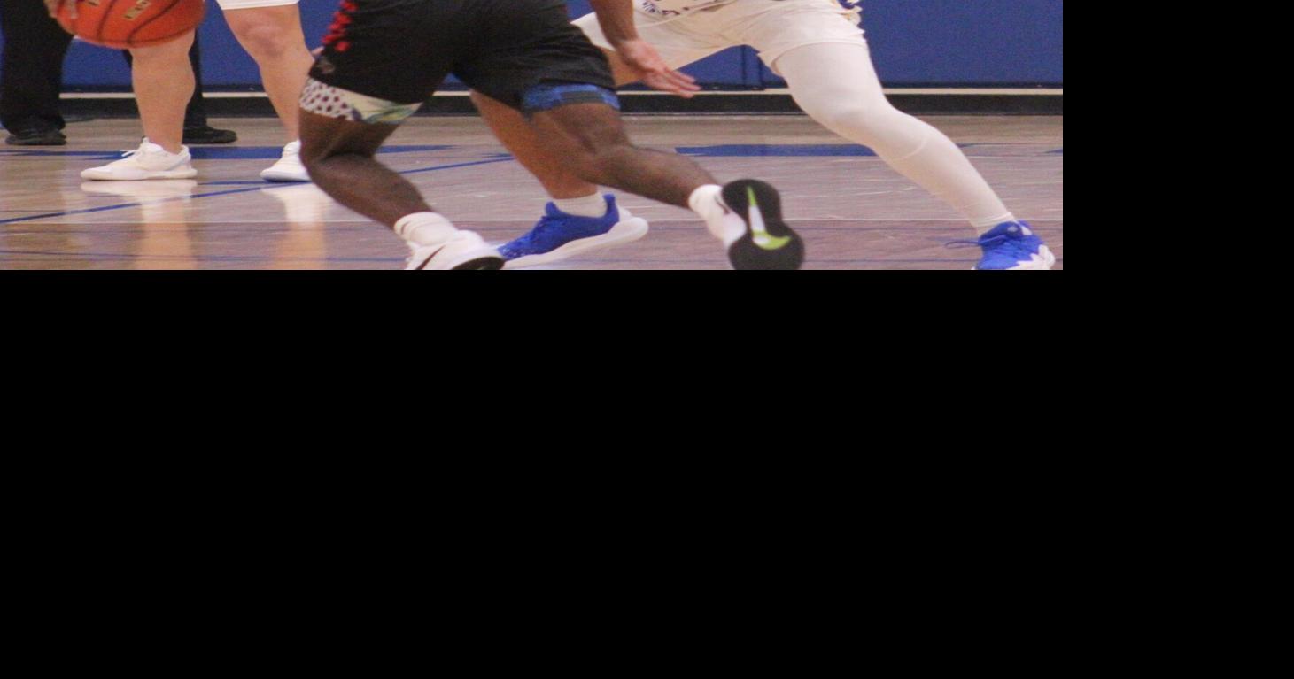 BOYS BASKETBALL | Unexpected bump in the road: Eagles stumble to Lobos ...