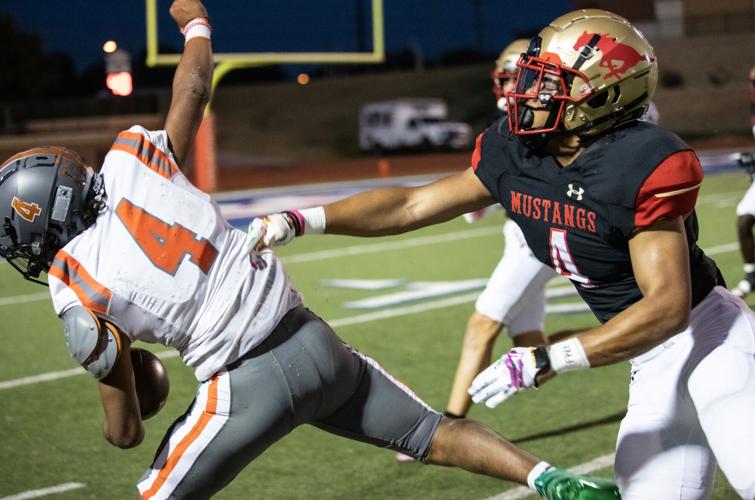 FOOTBALL | Caprock at Coronado photo gallery | Coronado | hubcitypreps.com