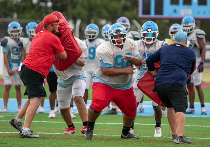 FOOTBALL | Monterey practice photo gallery | Monterey | hubcitypreps.com