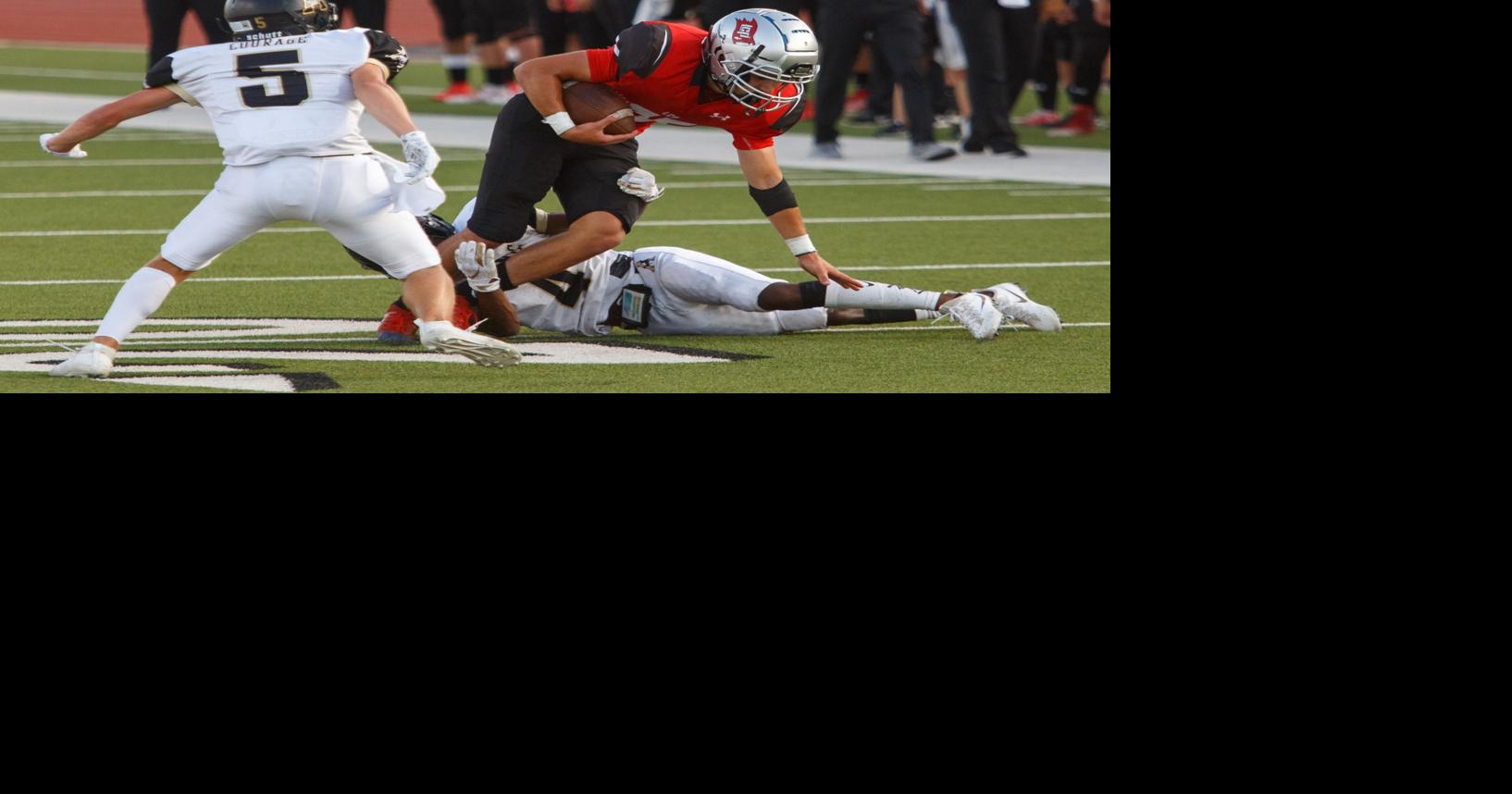 FOOTBALL | Matadors rise two spots in state rankings, Pirates hold ...
