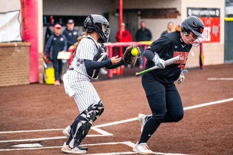 SOFTBALL | Coronado at LCP photo gallery | Softball | hubcitypreps.com