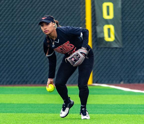 SOFTBALL | Coronado at LCP photo gallery | Softball | hubcitypreps.com