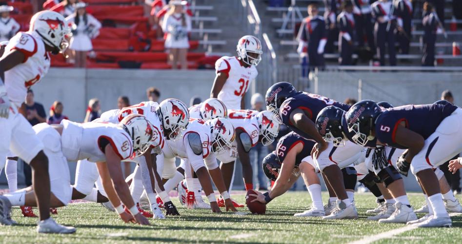 FOOTBALL | Coronado-Denton Ryan photo gallery | Coronado | hubcitypreps.com