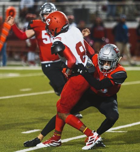 FOOTBALL | Pirates flex their muscle in district opener, blaze past ...