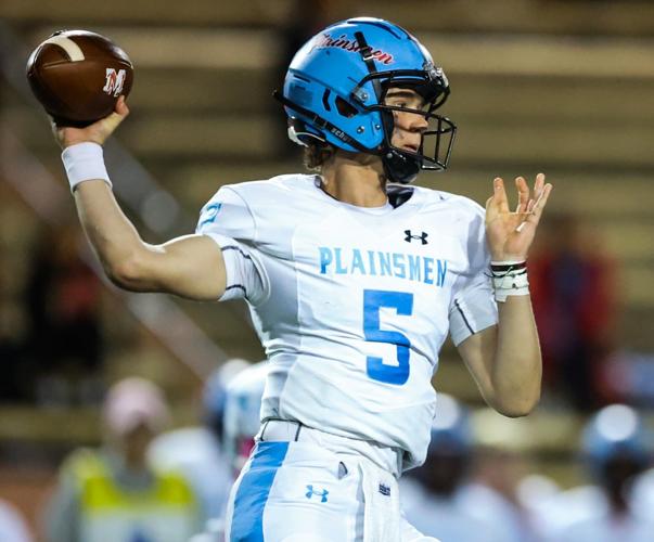 FOOTBALL | Monterey roars to a big start vs. Rebels, but wobbles rest ...