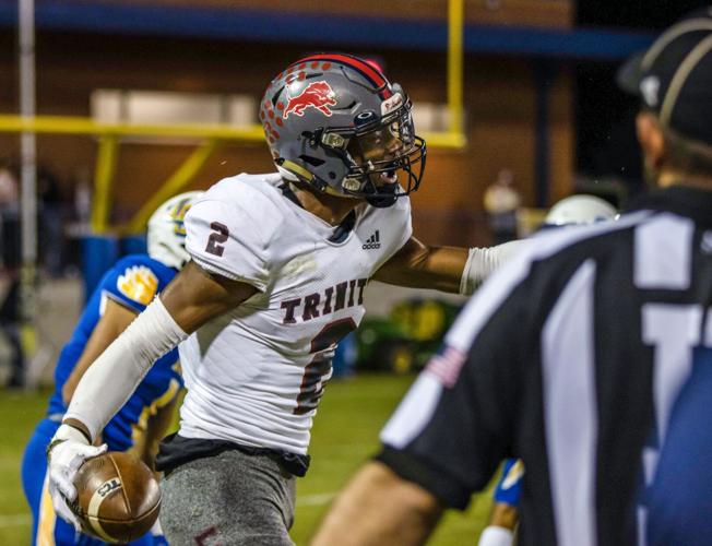 FOOTBALL | Eagles top Lions with grind-it-out offense, timely defensive ...